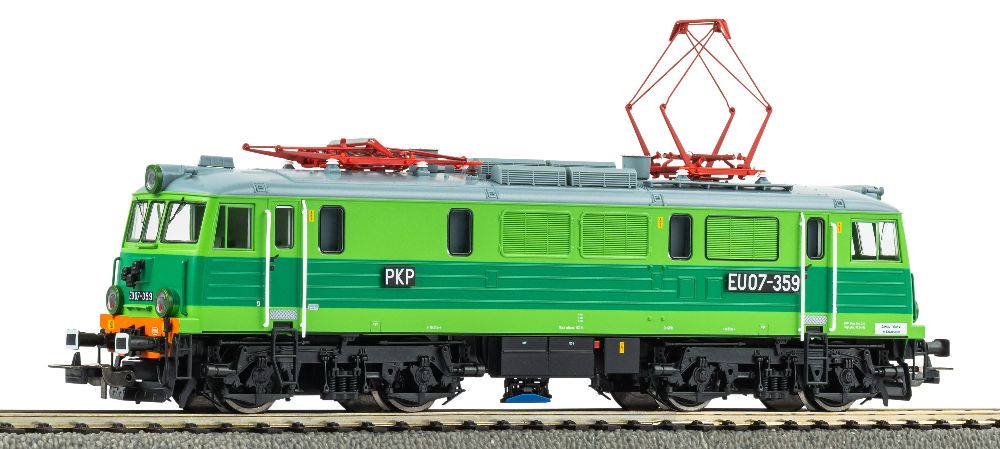 PIKO 96398 E-Lok/Sound EU07 PKP V + PluX22 Dec.